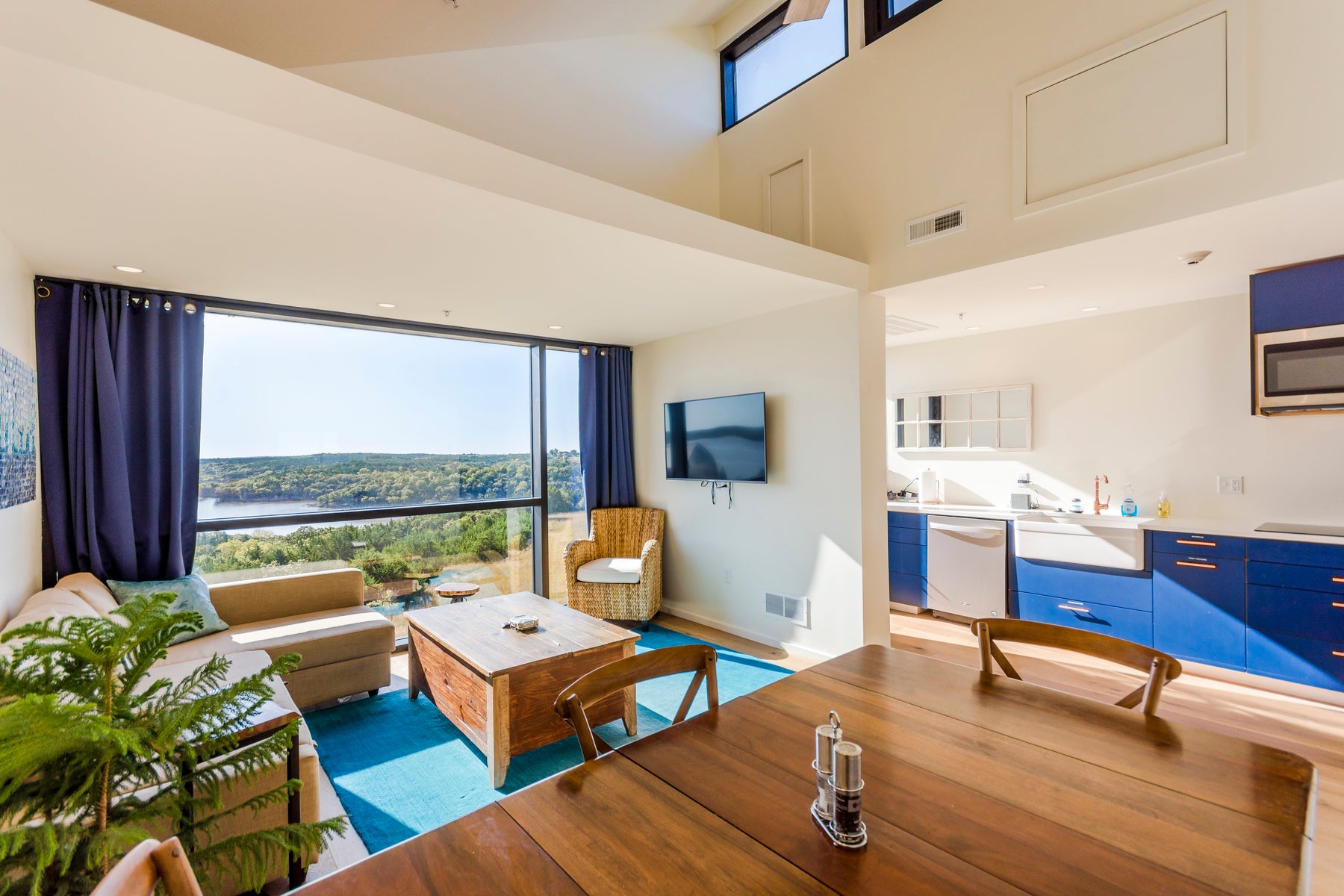 Blue Vista | Inspiring Lakefront Venue & Retreat